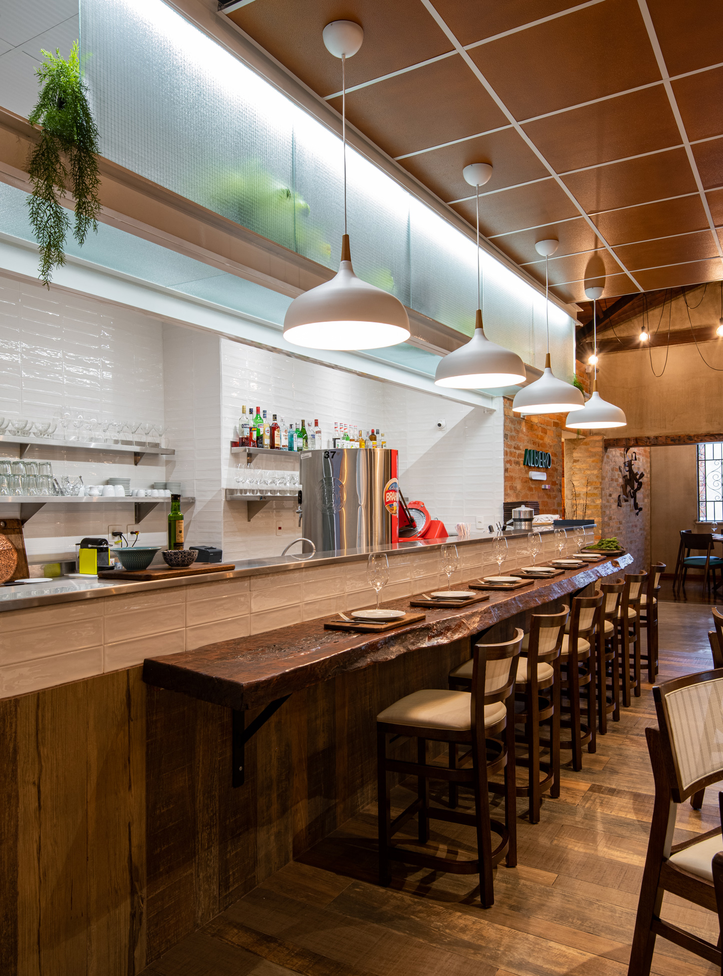 ALBERO RISTORANTE - Vertentes Arquitetura